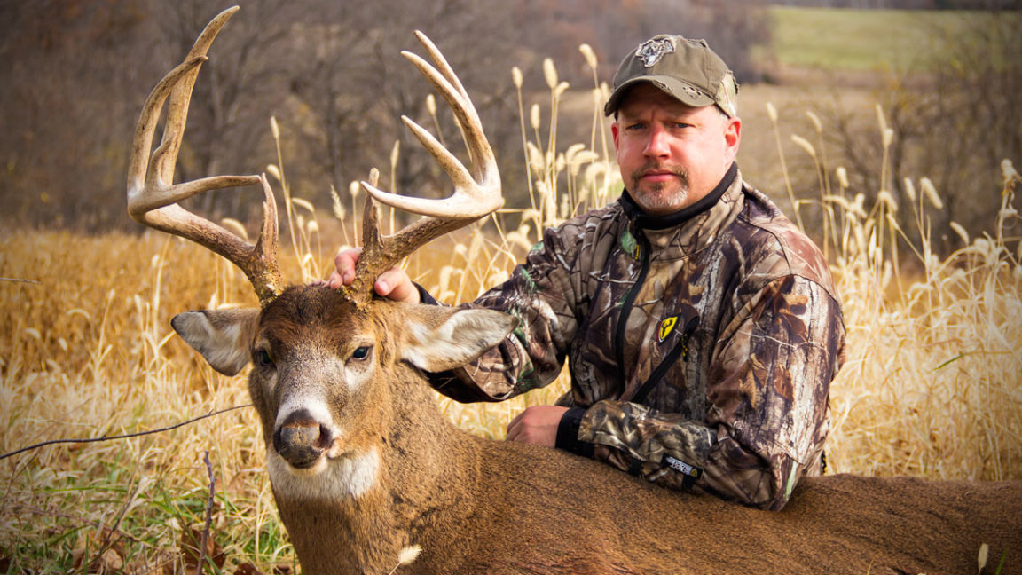 Whitetail Gallery | South Fork Outfitting | Illinois Whitetail Deer Hunts